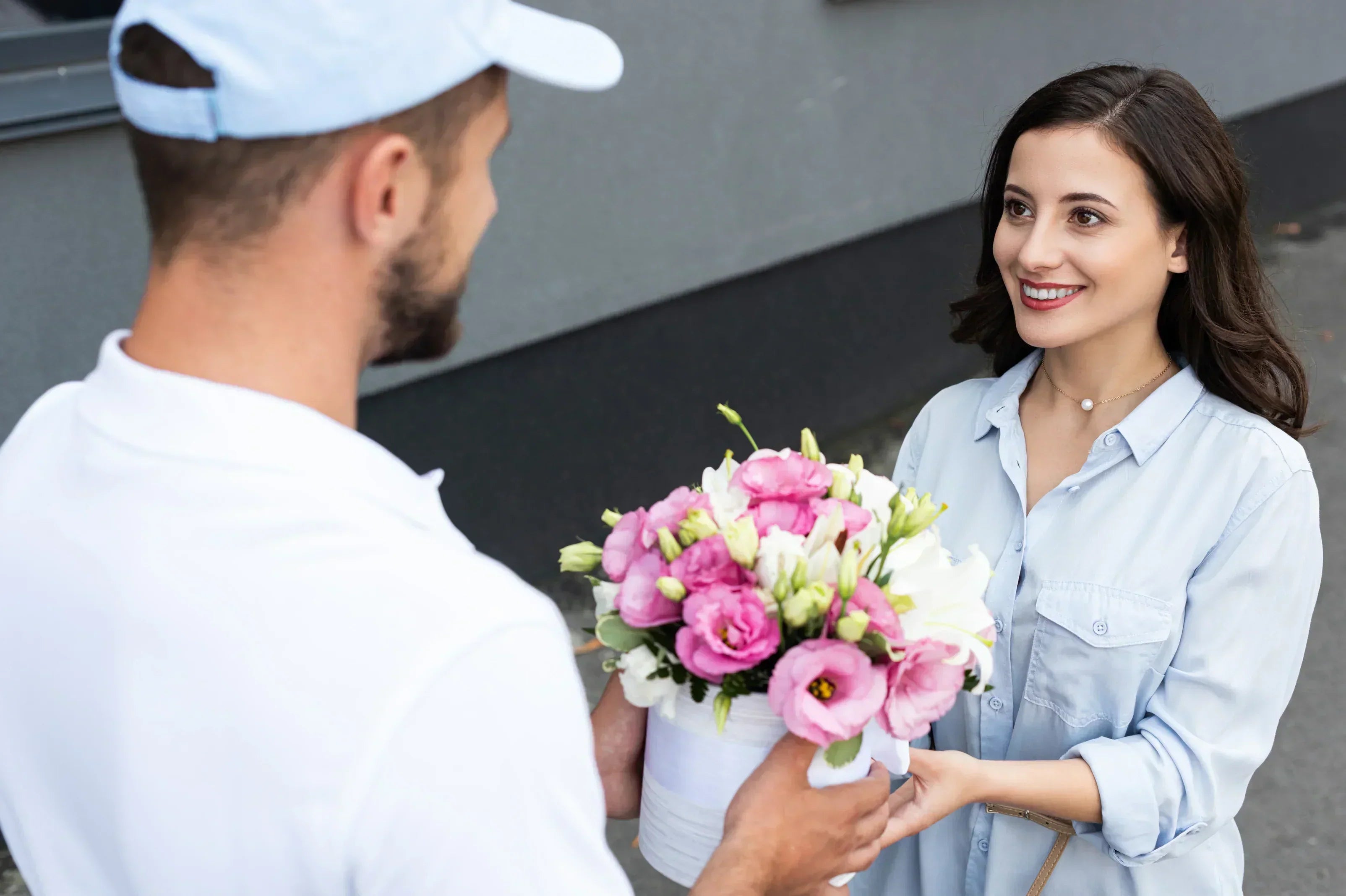 How Can I Send Flowers to Someone? Order Now in Just a Few Clicks ...